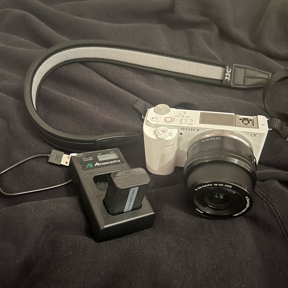 Sony | Cameras, Photo & Video | Sony Alpha Zve Mirrorless Camera White ...